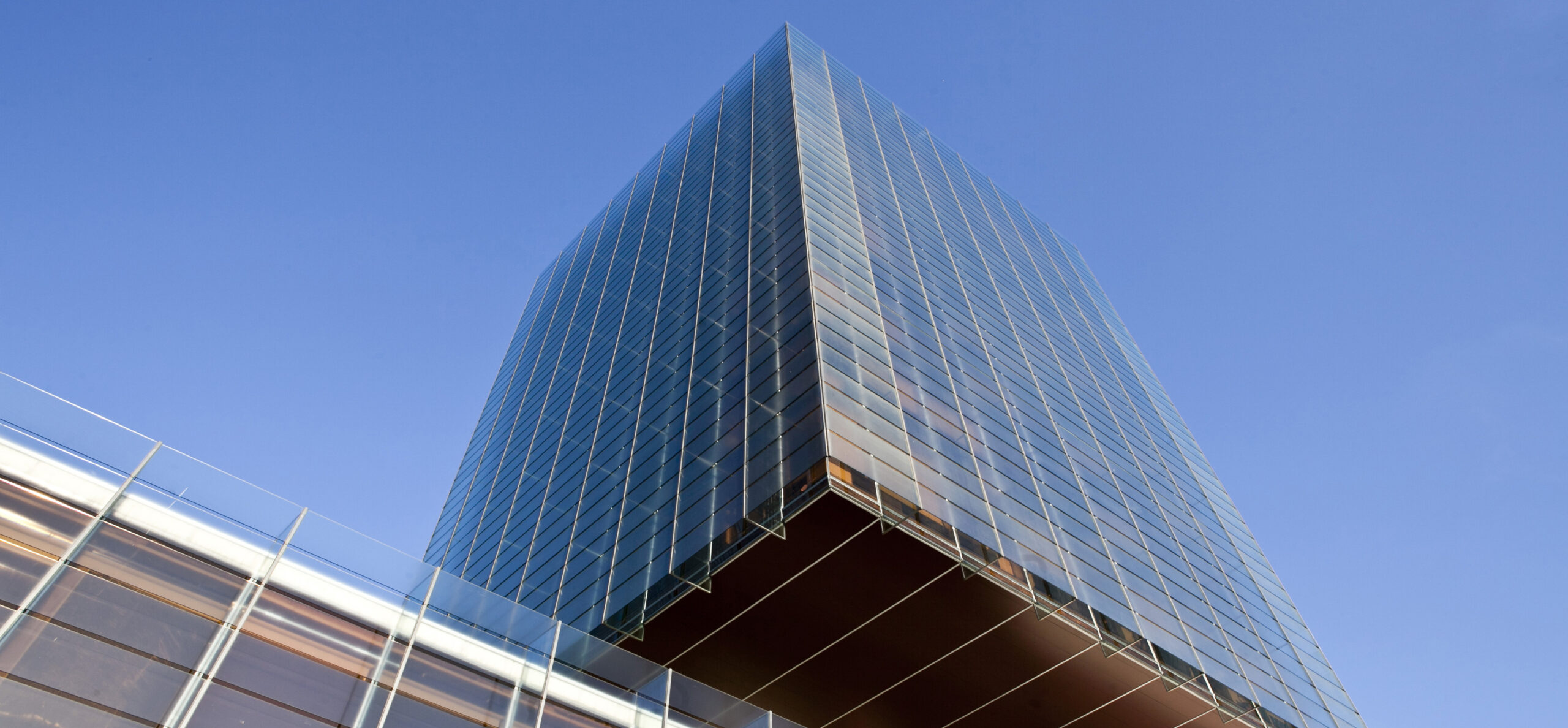 Edificio Castelar. El cristal como protagonista. - Open House Madrid